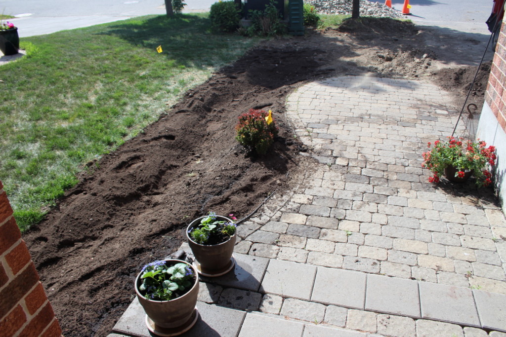 How to build a river bed on your lawn – Fingering Zen